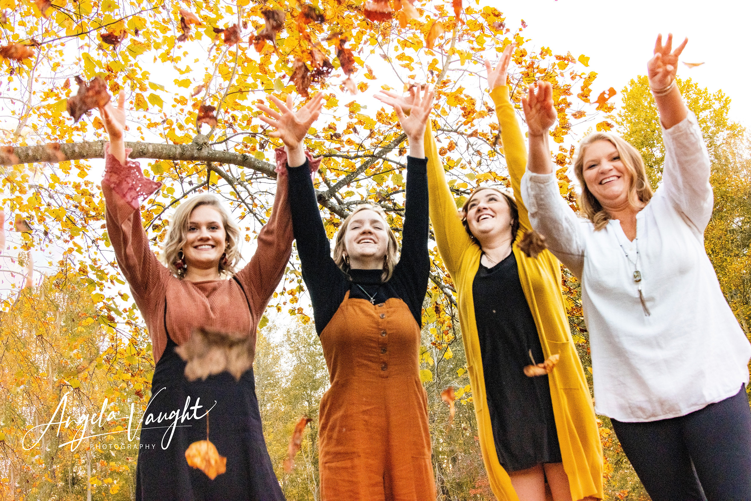 Fun Family Fall Photos - Photography by Angela Vaught