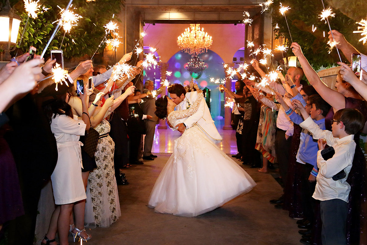 How to Plan a Magical Sparkler Send Off For Your Wedding - www ...