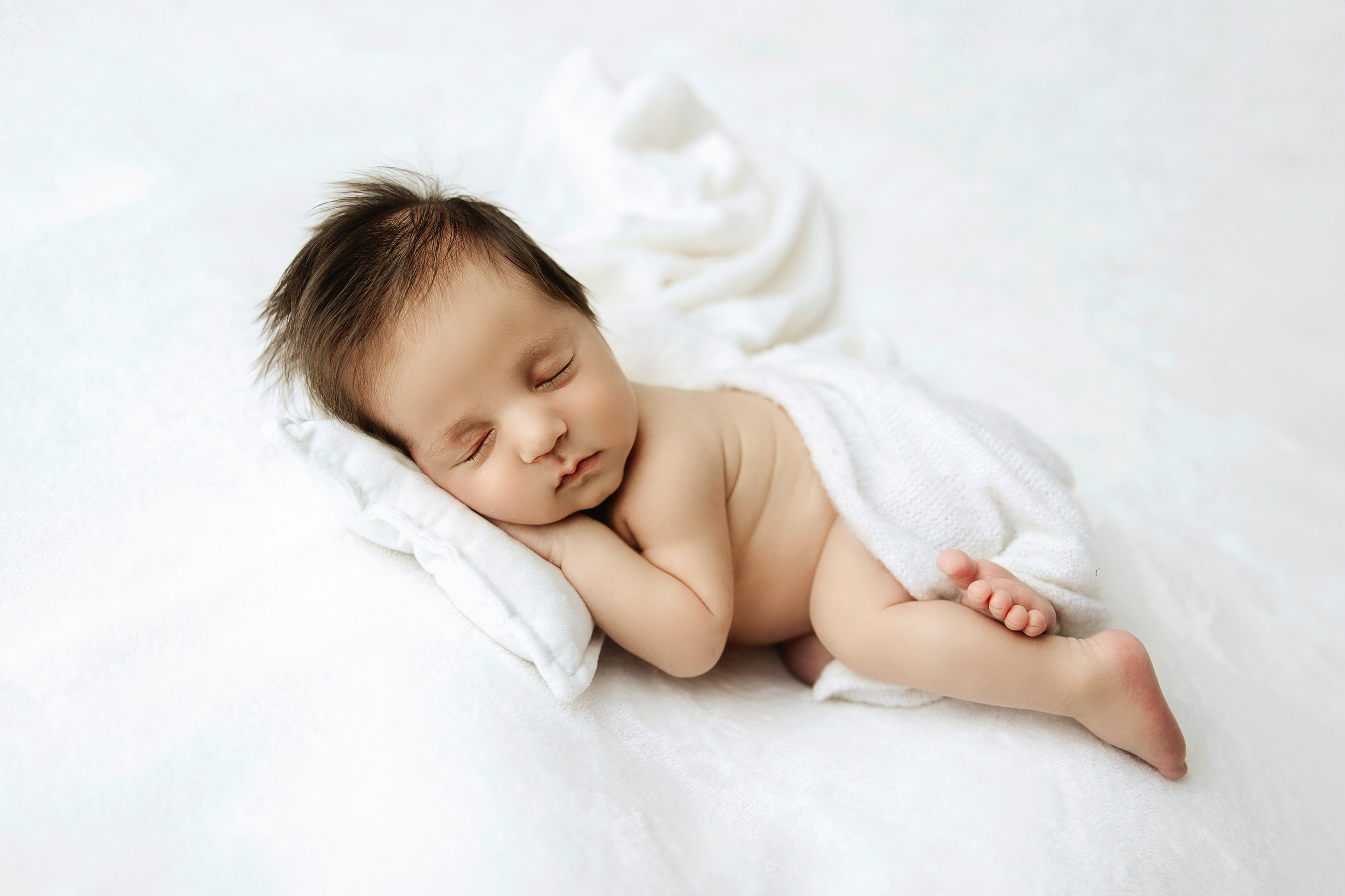 NEWBORN - Pics with Love Photography