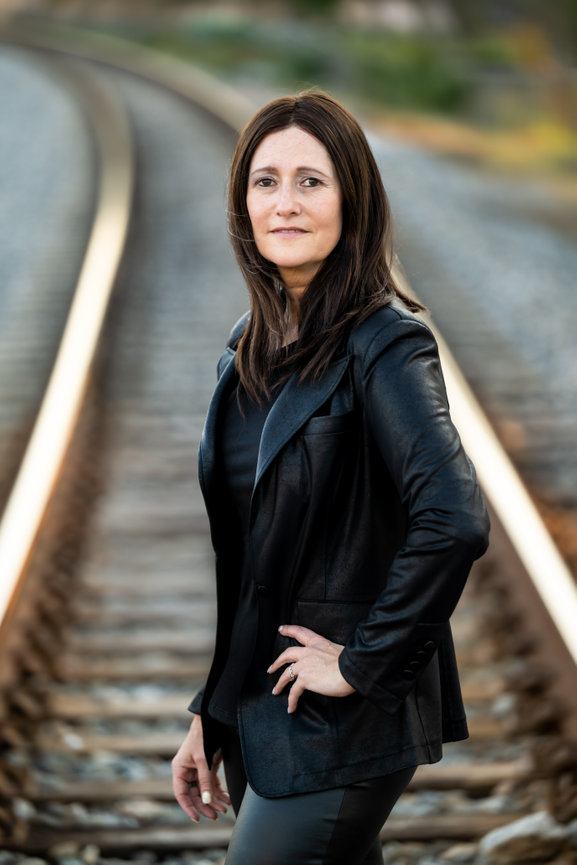 ABOUT - Toni Jade Photography