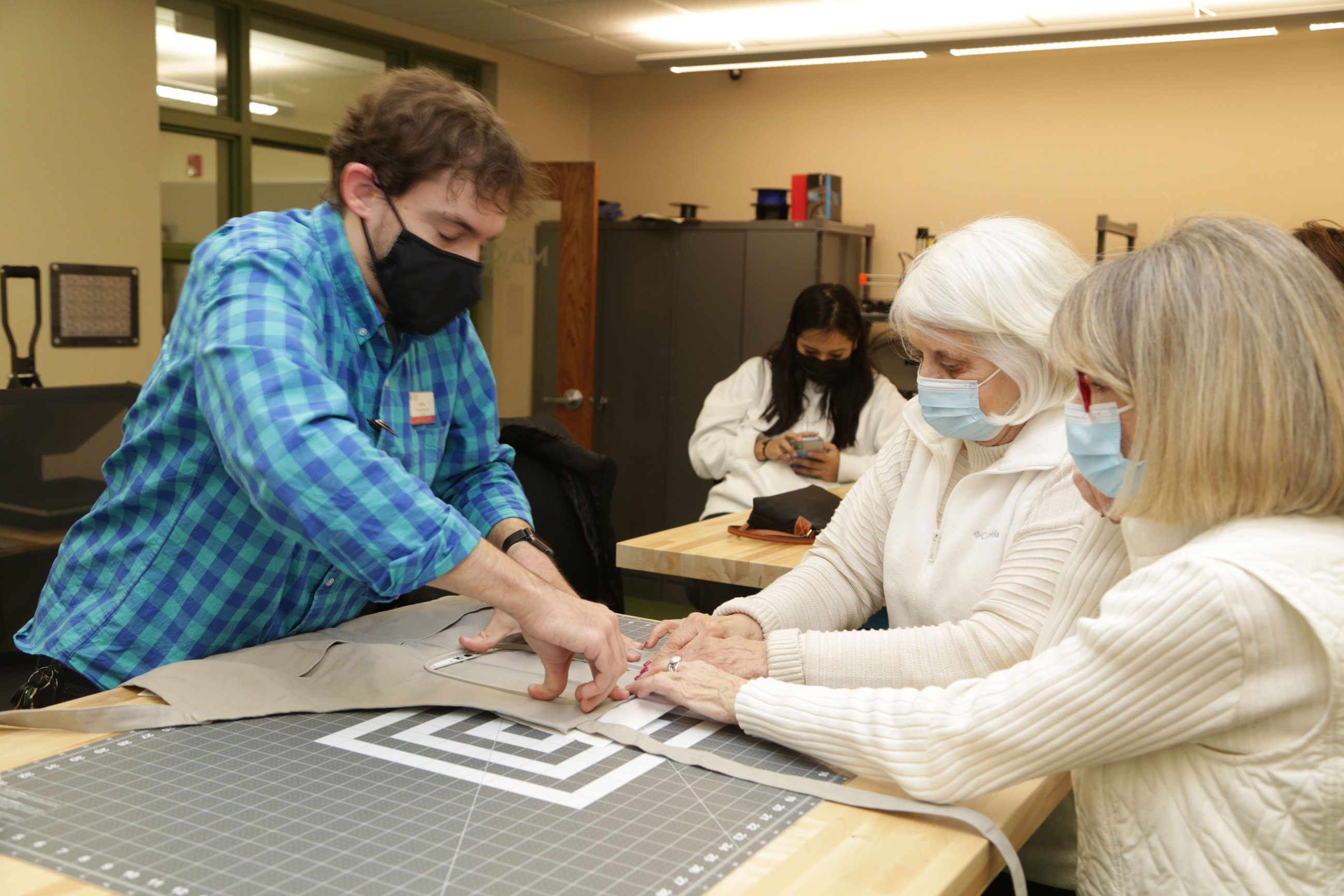 THE MAKER STUDIOS - Friends of the Delaware County District Library Inc.