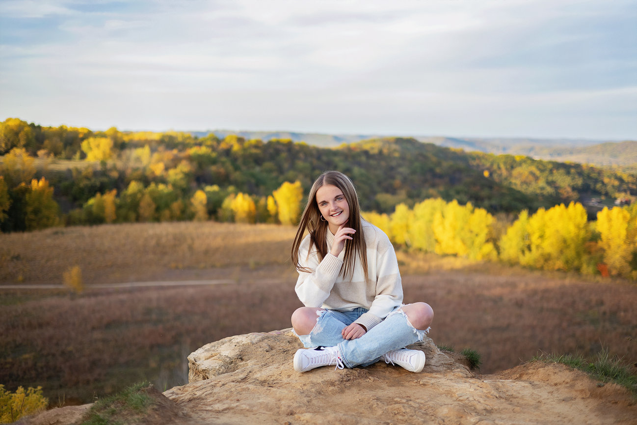 Upcoming Senior Photography Trends of 2024 - Frontier Photography