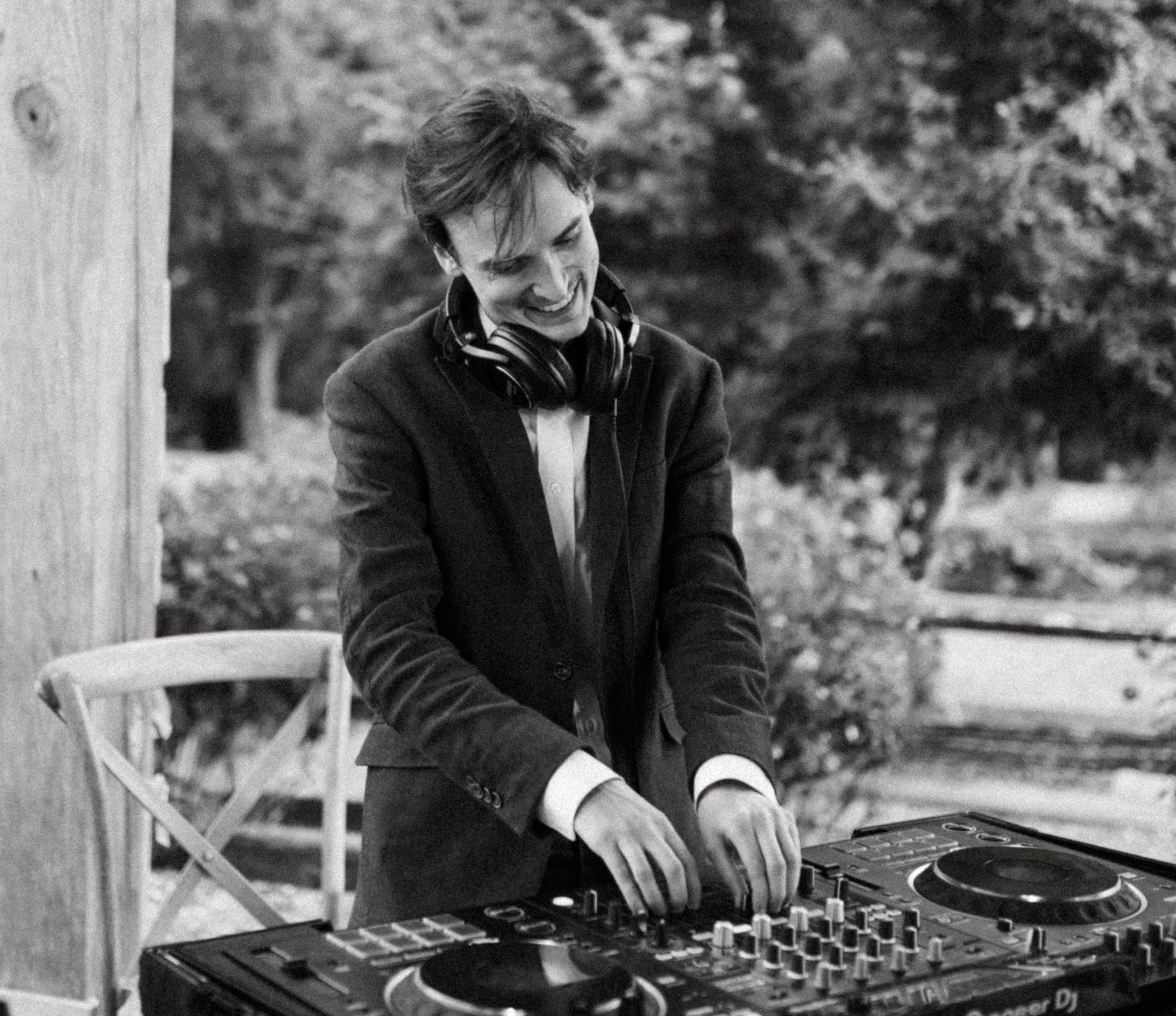 Meet Our DJs | Metropolitan Disc Jockey