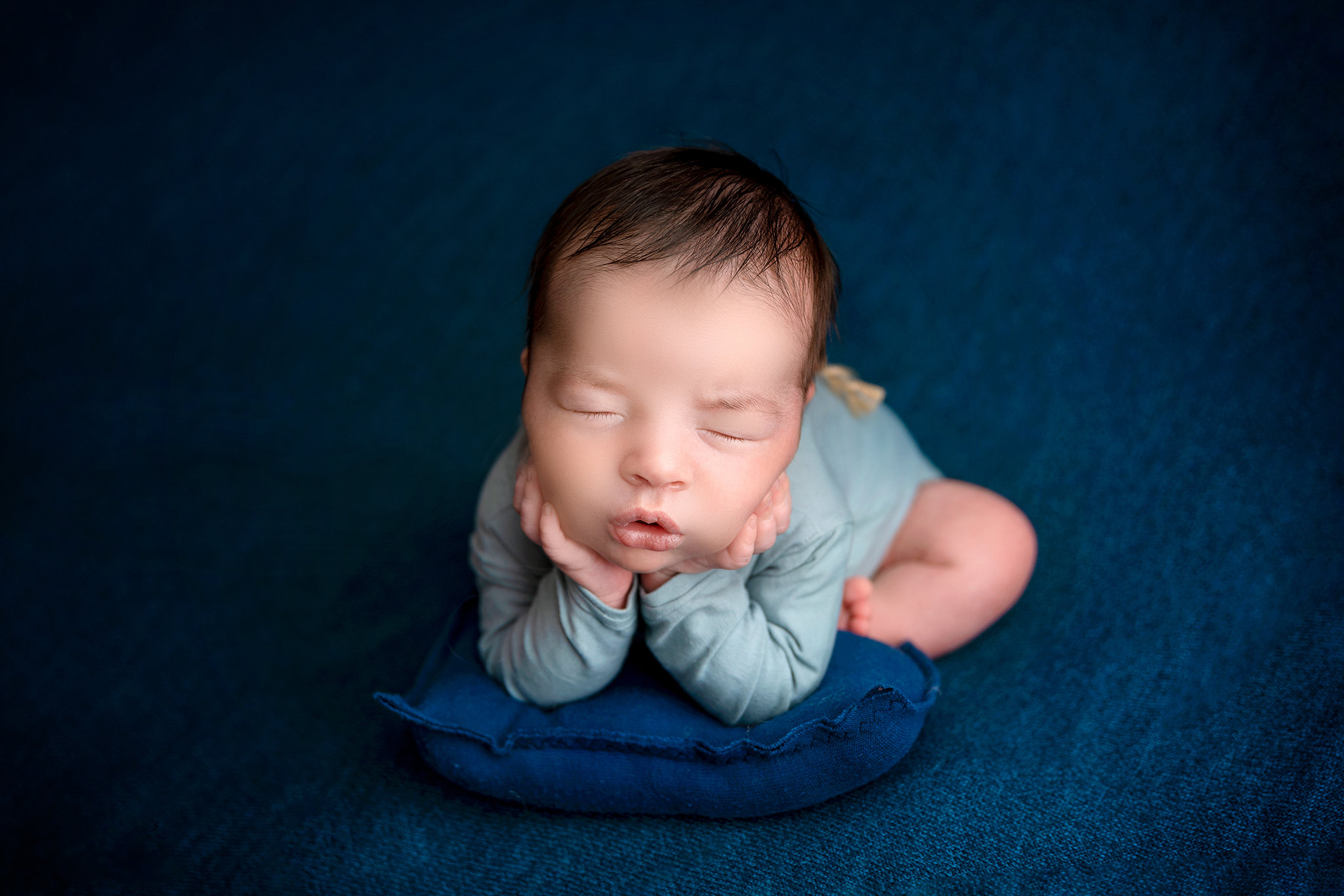 Mastering Newborn Froggy Pose, A Step-by-Step Guide to Safe and ...