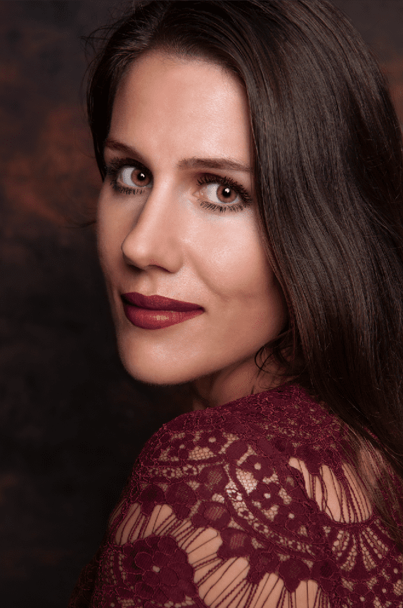 Kristen Elliot - Red Models & Talent