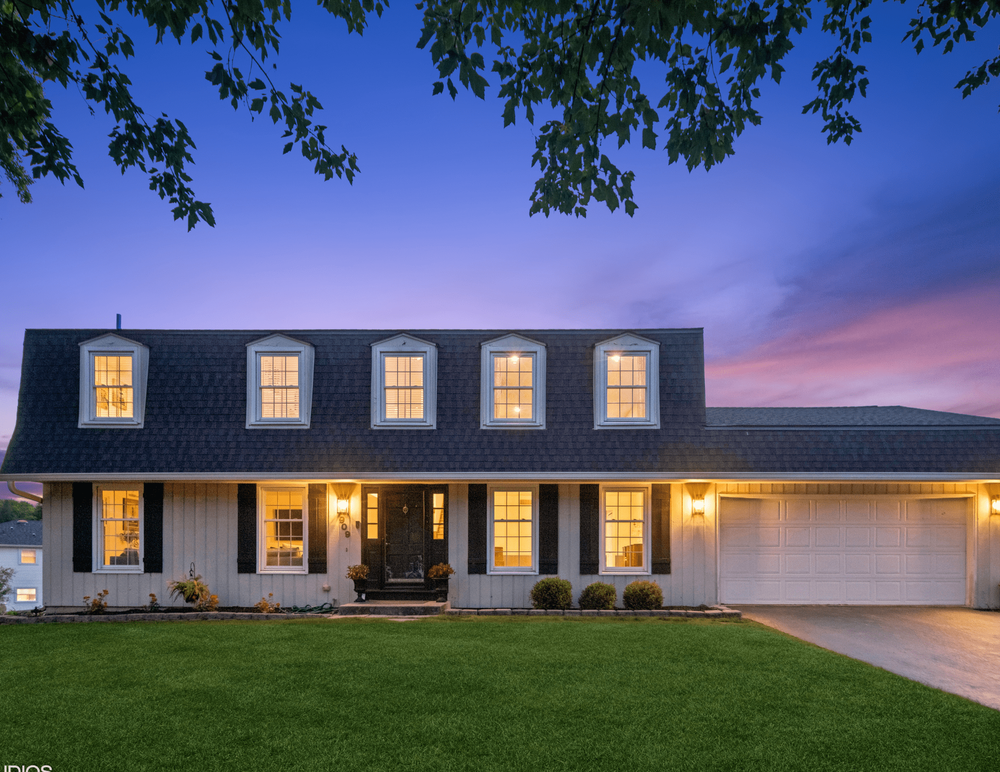Did You Know? Twilight Photography Captivates Buyers 🌆 - Martina Magnusson