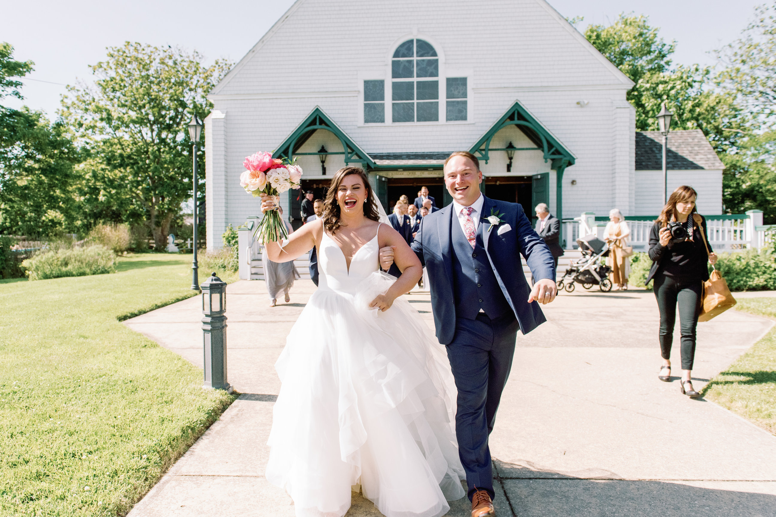 Jaclyn + Robert / Spring House Block Island - Ludwig Photography