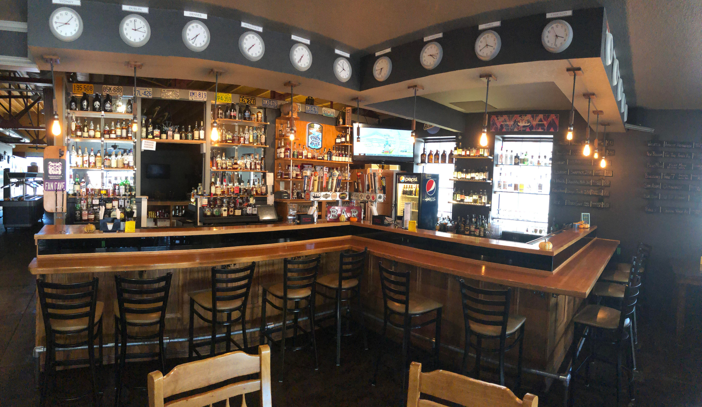 LARGE GROUPS - Maxwell's Bar & Grill