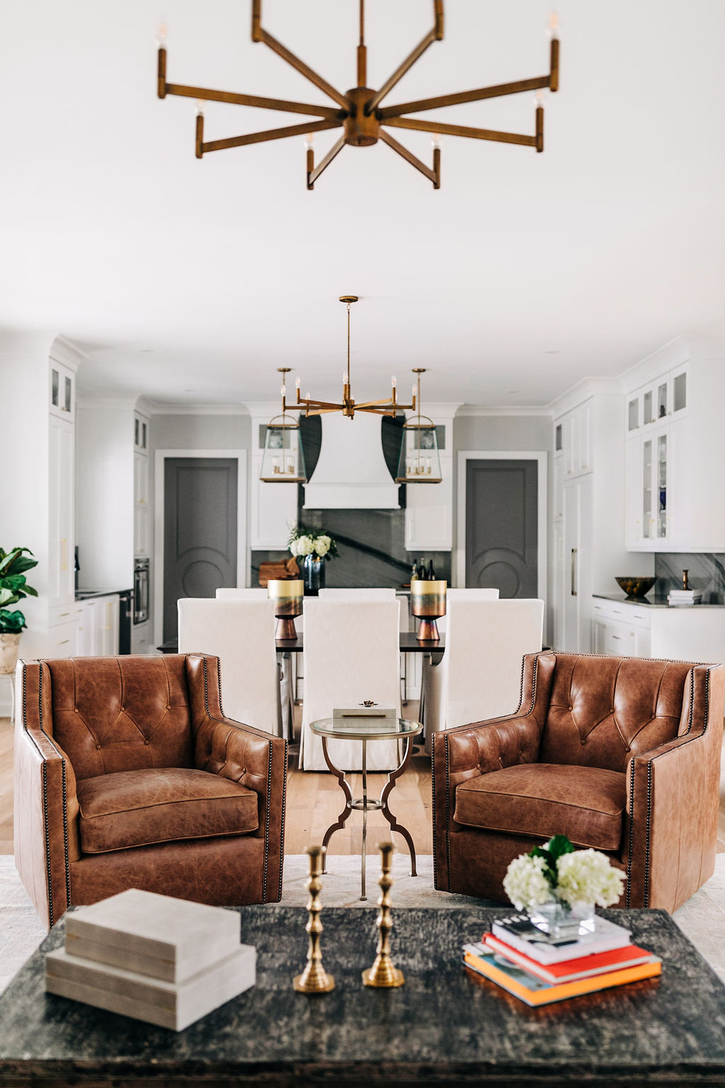 Acadia Minimal Manor - Stephanie Swander Interiors