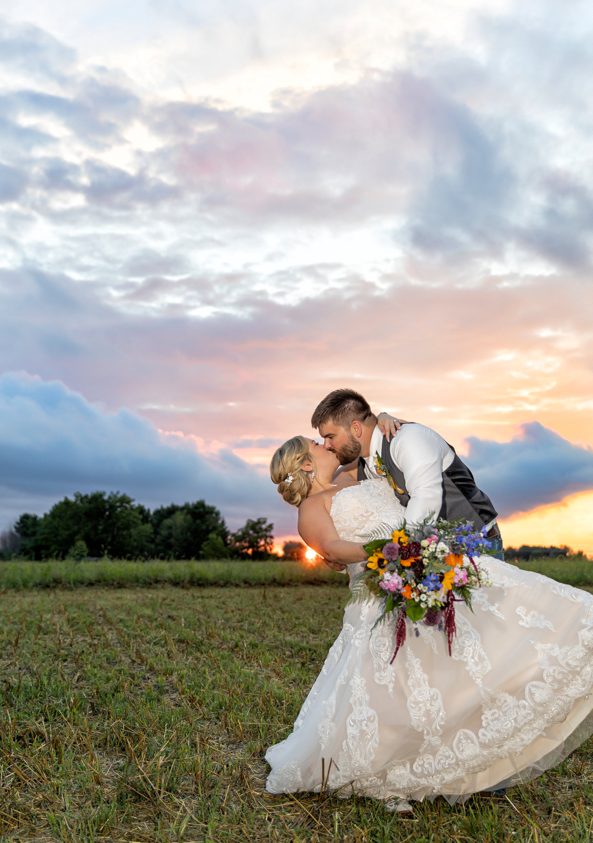 WEDDINGS - Moments to Memories Photography