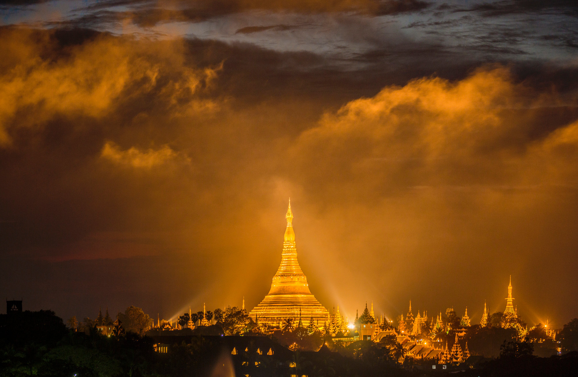 Incredibly lighting in Myanmar - Jim Zuckerman photography & photo tours