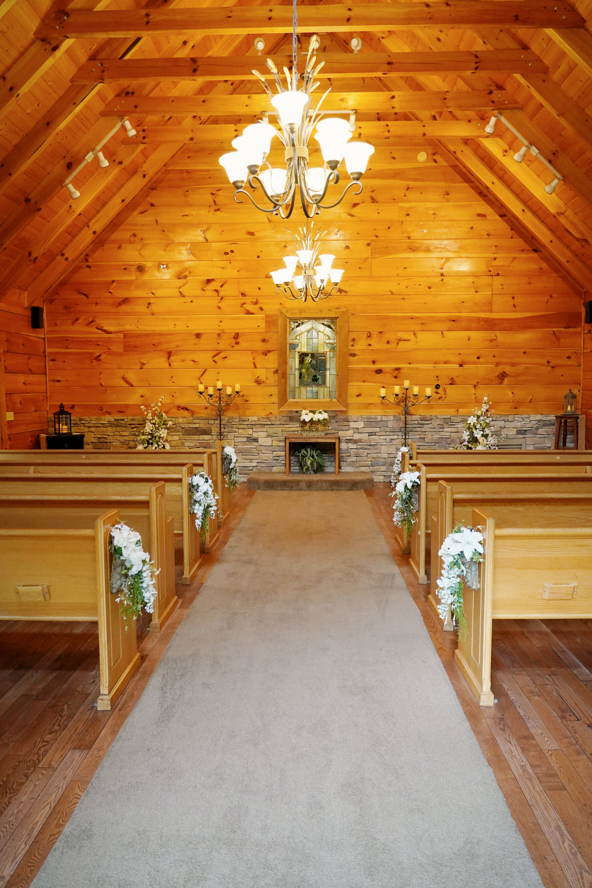 Home - Gatlinburg's Little Log Wedding Chapel