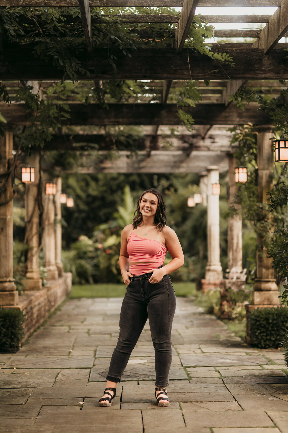 Kaylee - Chesterton, Indiana High School Senior Photos at Hamstra Gardens