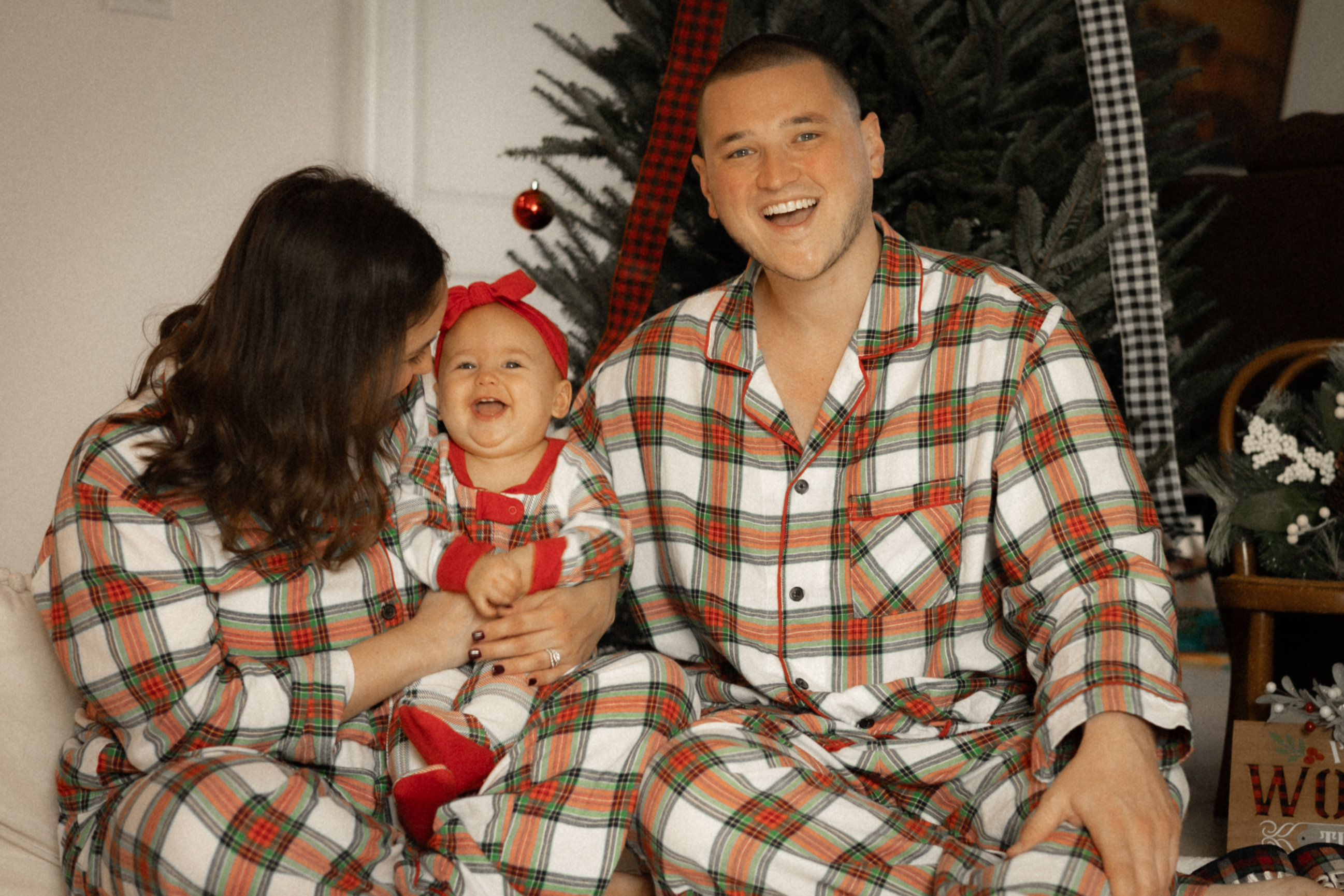 CHRISTMAS FAMILY PHOTO SHOOT: THE STROMAK FAMILY - Kairos Photography