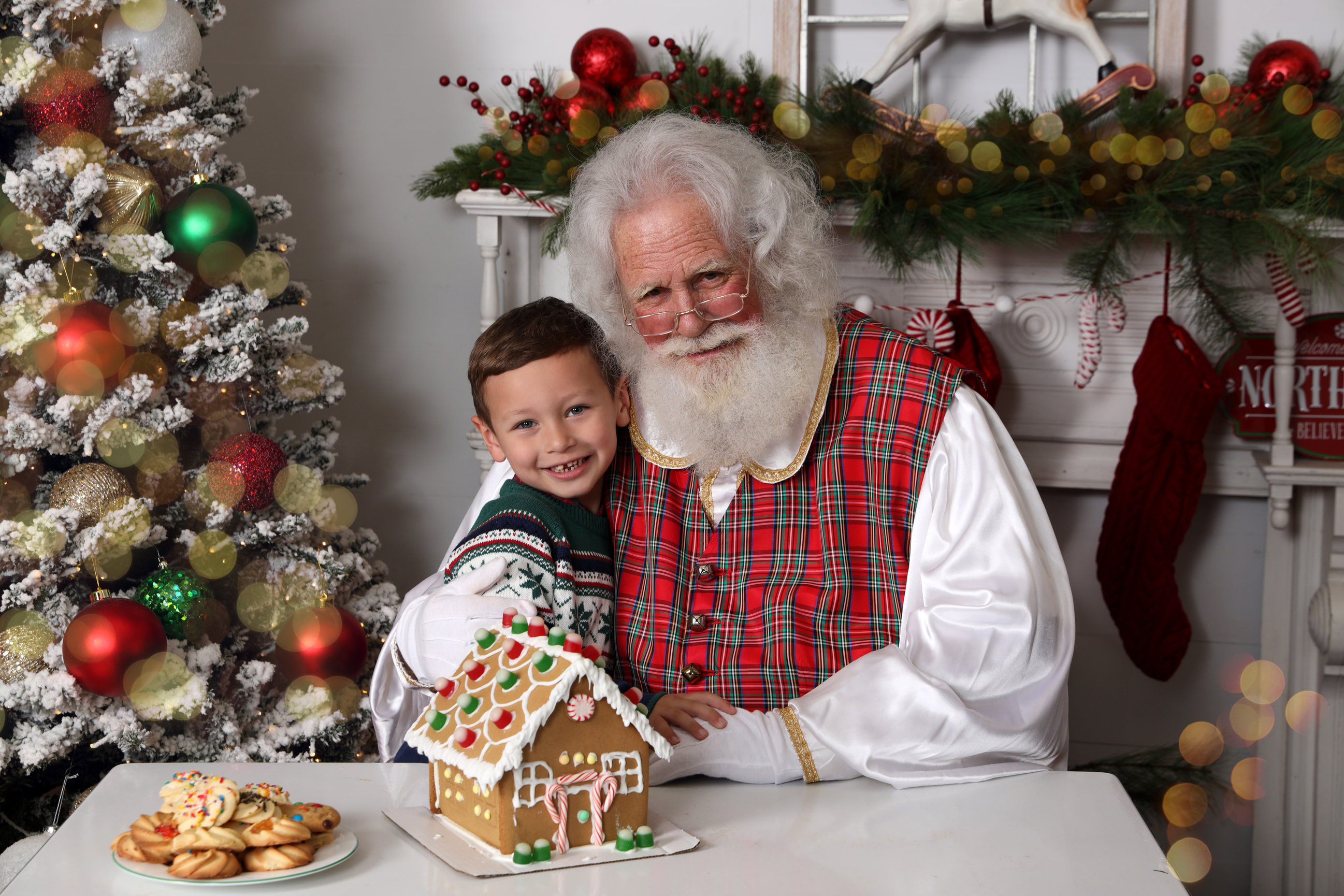 Santa Is Coming To Town! - Bentley Photography