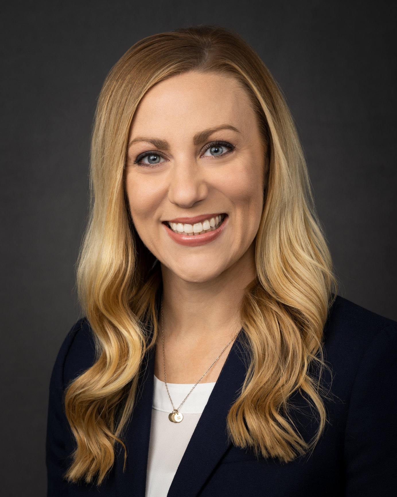5 Tips for a Successful Business Portrait - Nichole Manner ...